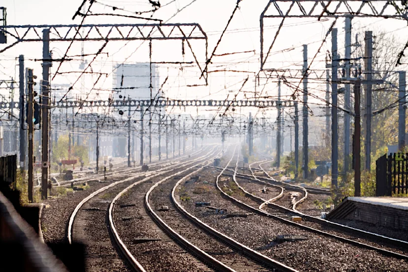 Hot Weather | National Rail